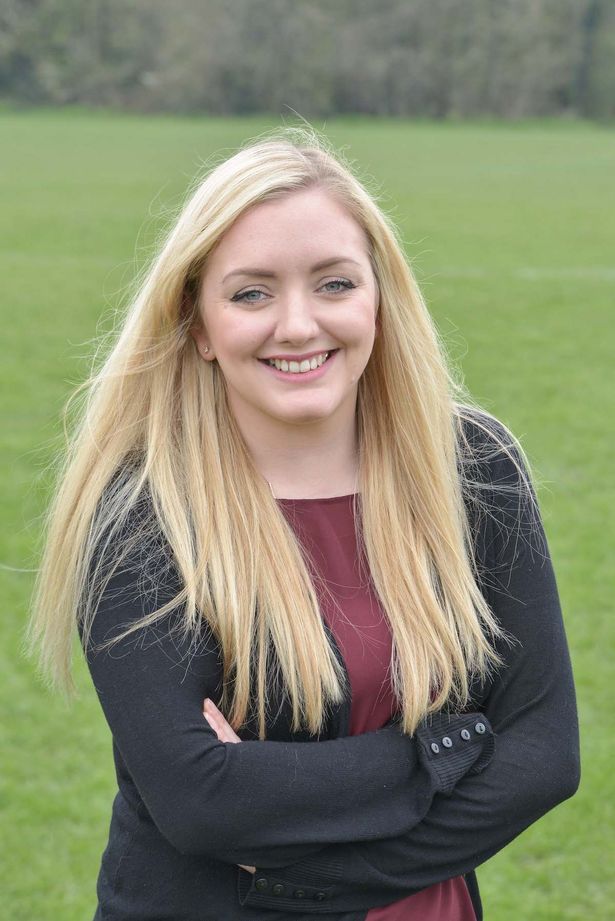 Rare Belly Button Phobia Makes Medical Student VOMIT And Could Destroy ...